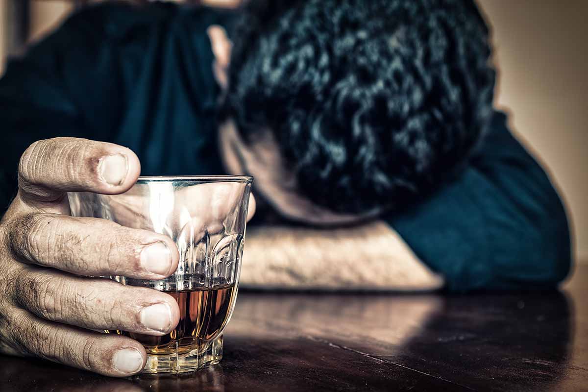 5 Signs of an Alcohol Addiction - Alcohol Addiction Relief